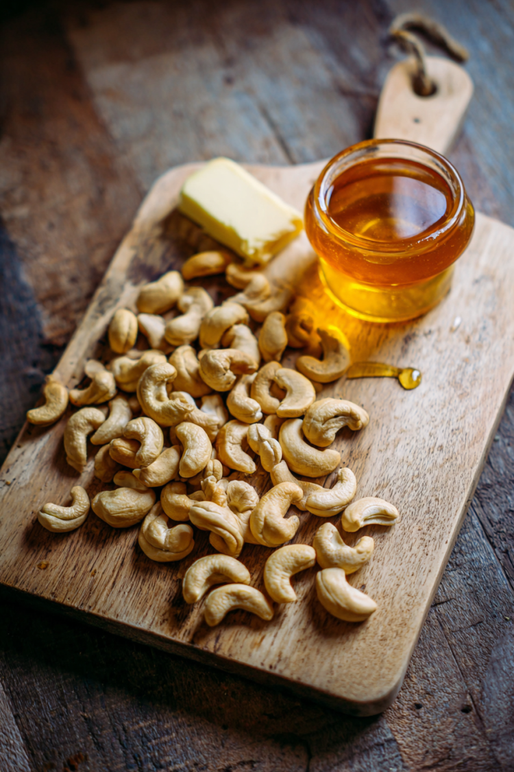 Easy Honey Roasted Cashews Recipe (25 Minutes!) - Tasty Home Cooks